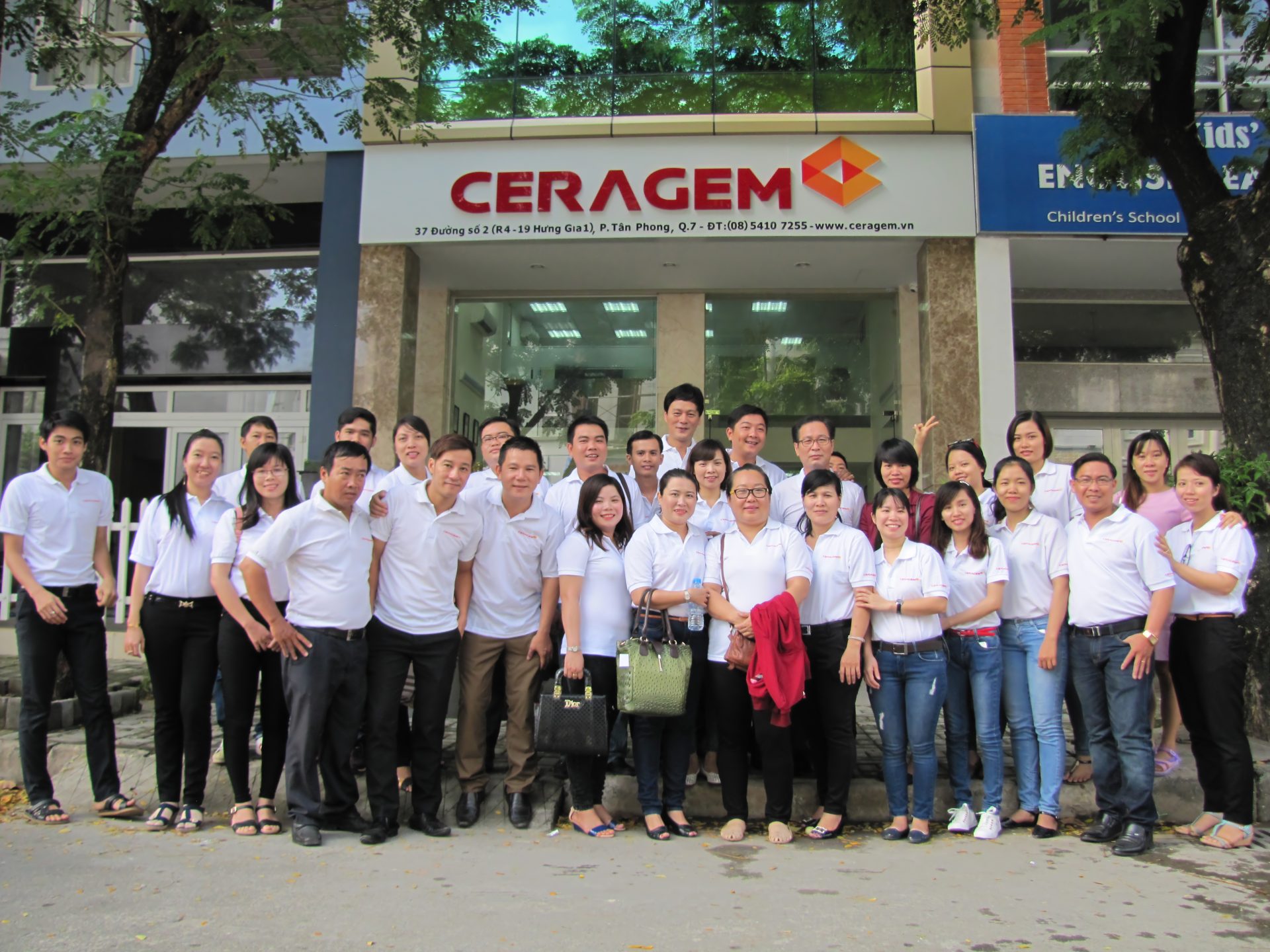 Ceragem chia sẻ yêu thương tại Viện dưỡng lão Vinh Sơn - CERAGEM