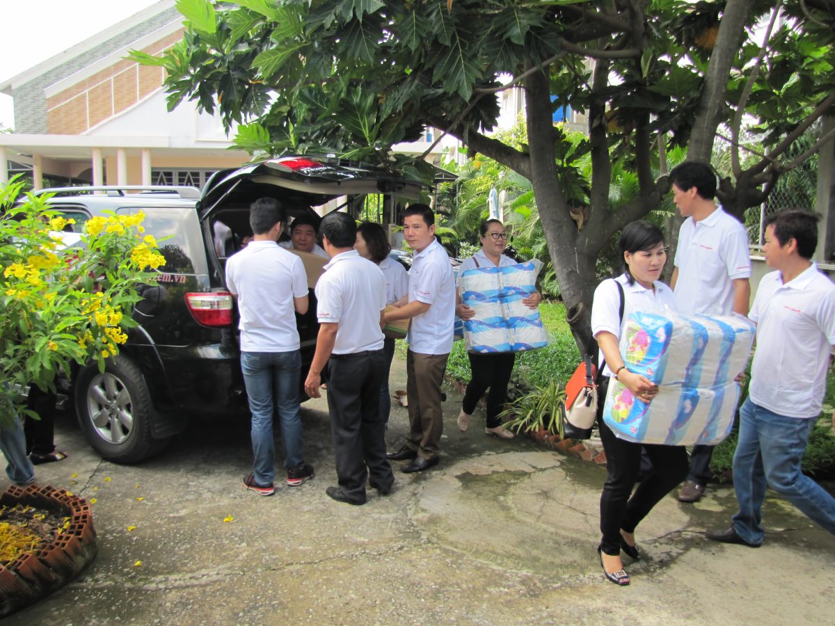 Ceragem shares love at Vinh Son Nursing Home - CERAGEM